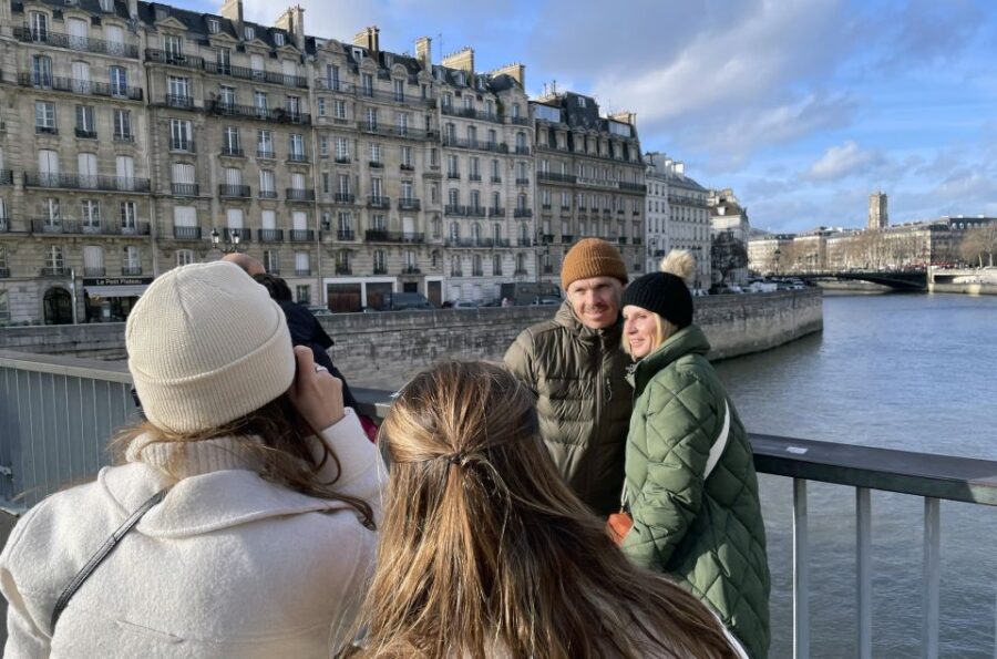 Paris: Ile De La Cité Walking Tour and Paris Birthplace | Travel Buddies
