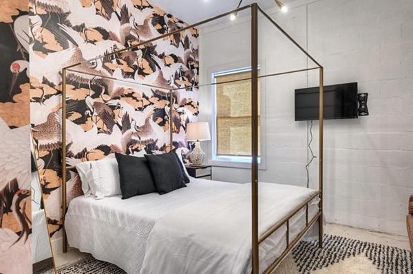 THe Oleander Hotel Room Number 4 Review | Travel Buddies