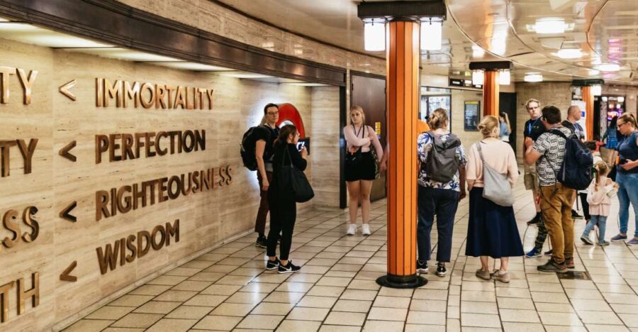 London: Secrets of the London Underground Walking Tour | Travel Buddies