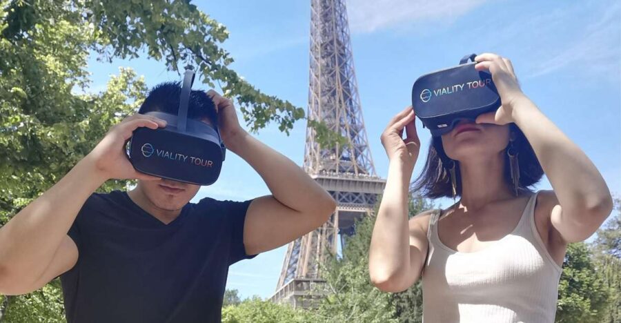 Paris : Immersive Eiffel Tower Tour With Virtual Reality | Travel Buddies