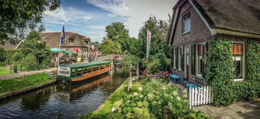 From Amsterdam: Giethoorn the Dutch Venice Sightseeing Tour | Travel Buddies