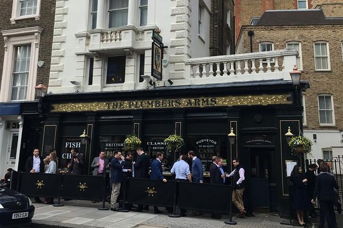 Private Evening Pub Tour of Londons Belgravia Neighborhood | Travel Buddies