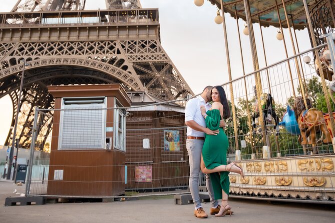 Private Photoshoot in Paris Monuments | Travel Buddies