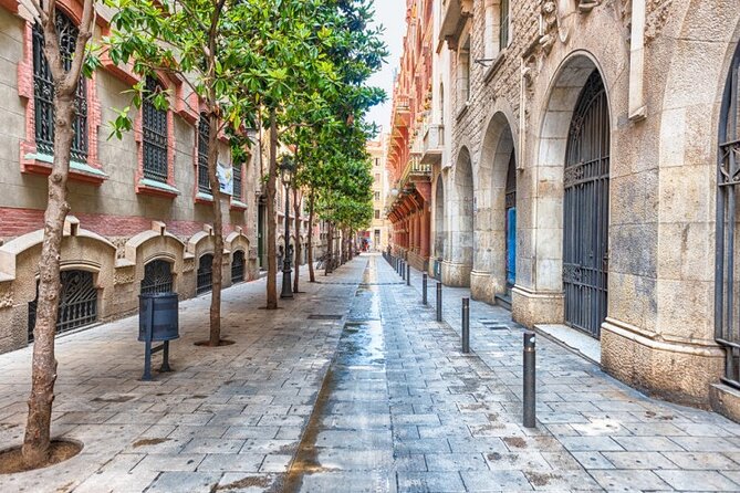 Skip The Line - Early Picasso Museum and Born Neighborhood | Travel Buddies