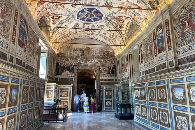 Small Group Guided Tour:Vatican Museum, Sistine Chapel & Basilica | Travel Buddies