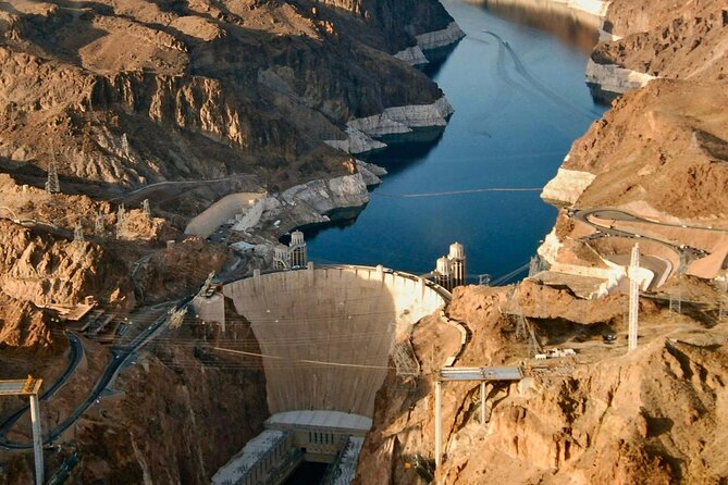 Hoover Dam, Seven Magic Mountain & Lake Mead | Travel Buddies