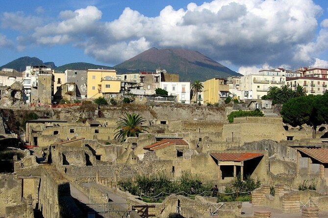 Tramway Naples: Transfer to Herculaneum Ruins + Vesuvius | Travel Buddies