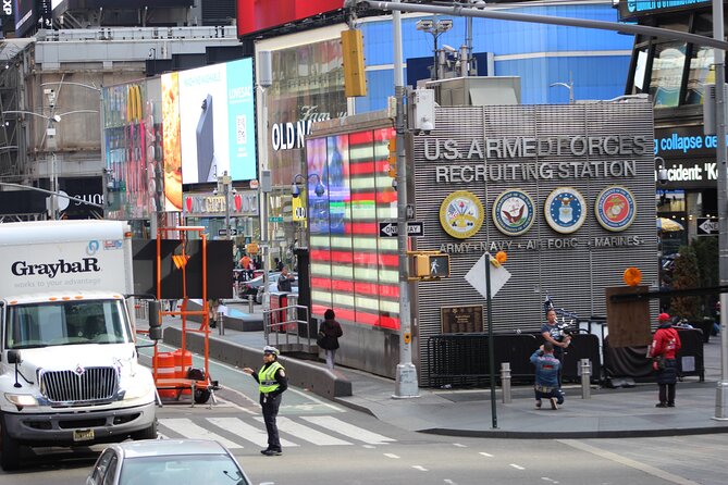 Gray Line New York Fully Guided 5 Hour Sightseeing Tour | Travel Buddies