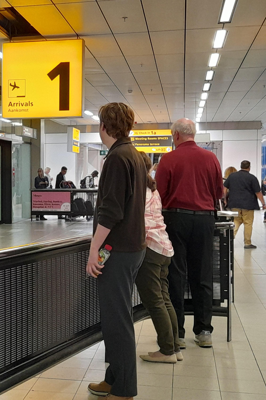 Welcome to the Empty Port [Amusement Stream - Hotel] | Travel Buddies