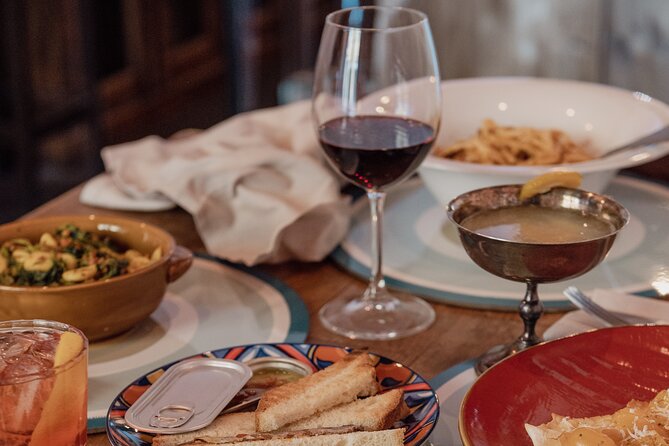 Coom a Romantic Dinner | Travel Buddies