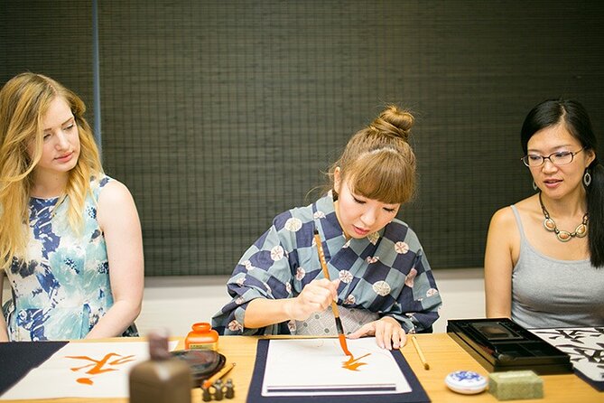 Name Writing Calligraphy Experience in Shinjuku Tokyo | Travel Buddies