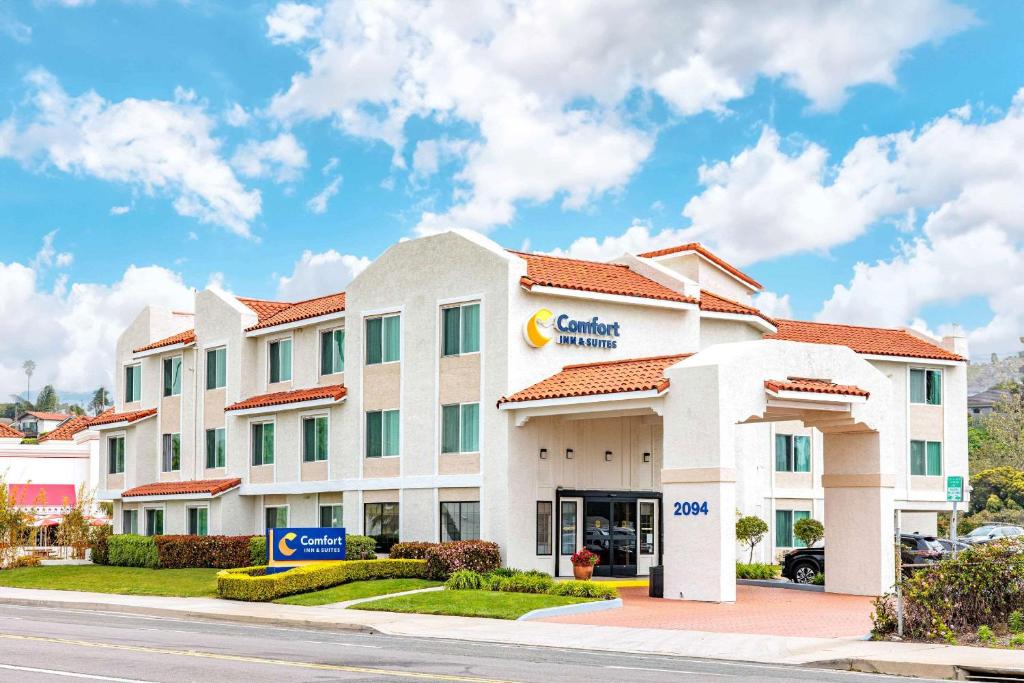 Comfort Inn & Suites Ventura Beach Review | Travel Buddies