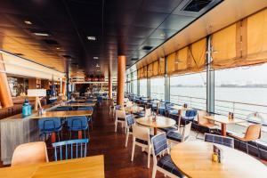 Delta Hotel Review | Travel Buddies