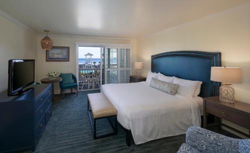 Avila Lighthouse Suites Review | Travel Buddies