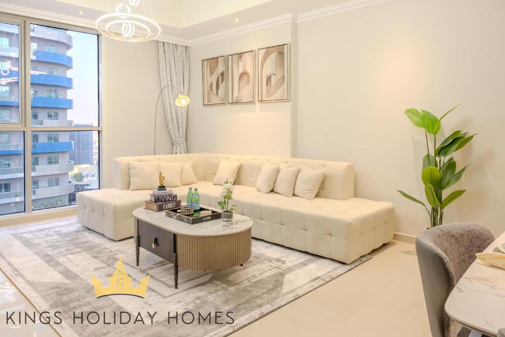 Dunya Tower Royal Downtown Burj Khalifa Street Review | Travel Buddies