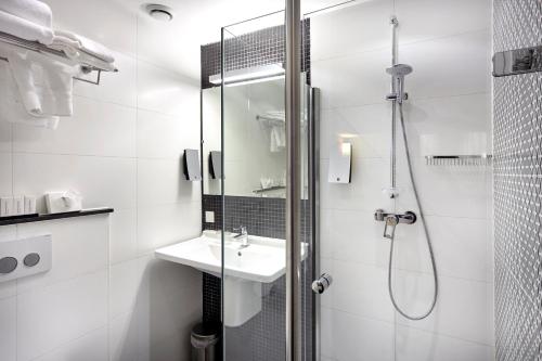 Nova Hotel Review | Travel Buddies
