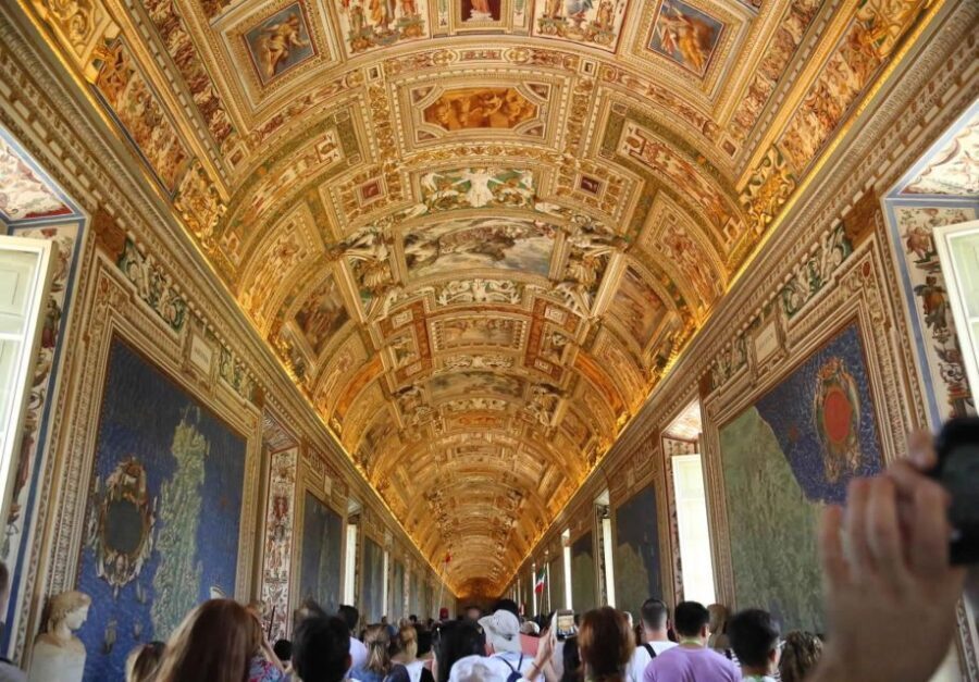 Guided Tour Vatican Museums & Sistine Chapel | Travel Buddies